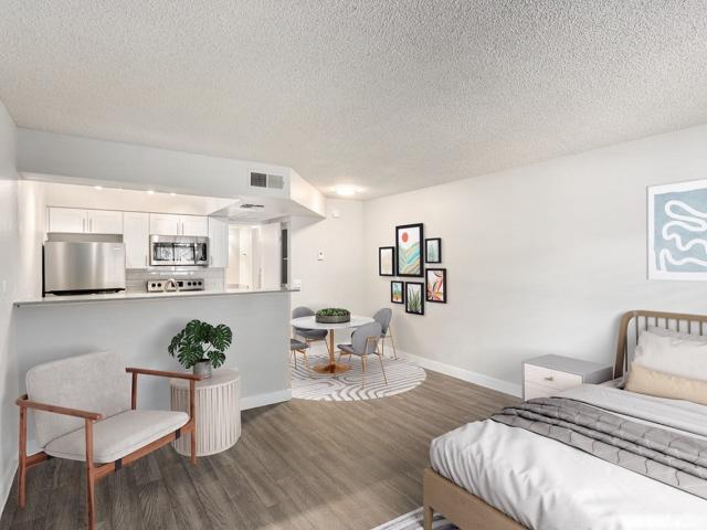 2 BR, 2 BA Apartment 6131 West Thomas Road Unit 1015, Phoenix, AZ 85033