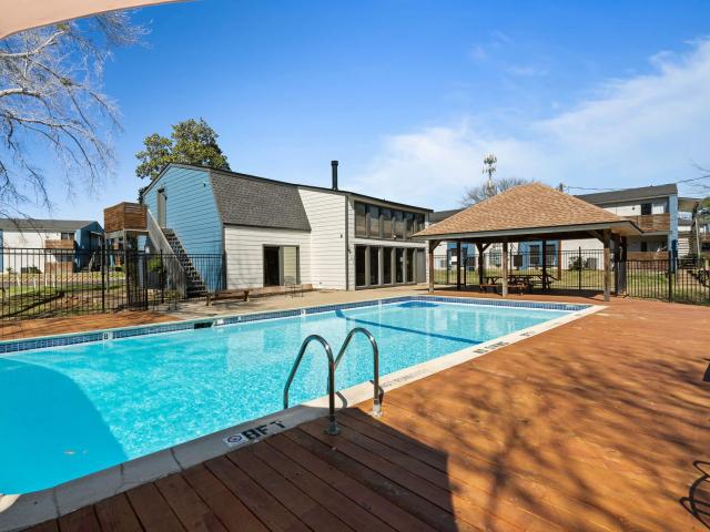 2 BR, 2 BA Apartment 614 Gilmer Road Unit 113, Longview, TX 75604
