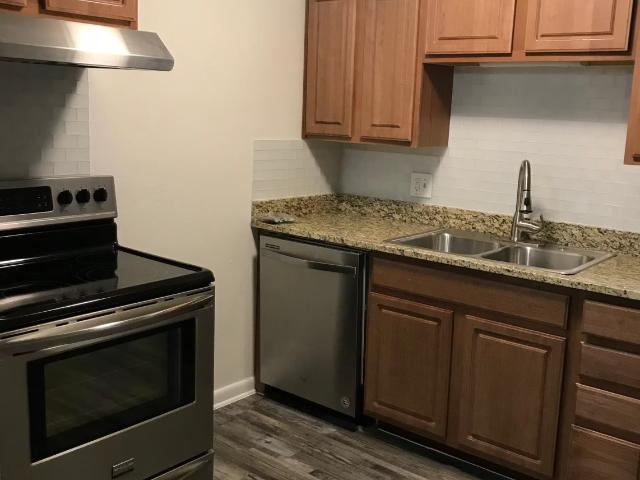 2 BR, 2 BA Apartment 6155 E Mockingbird Ln Unit 1 124, Dallas, TX 75214
