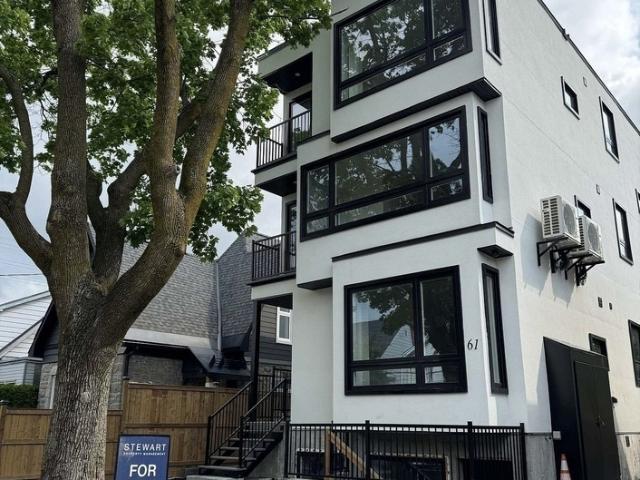 2 BR, 2 BA Apartment 61 Pinehurst Ave, Ottawa, ON K1Y 1K5