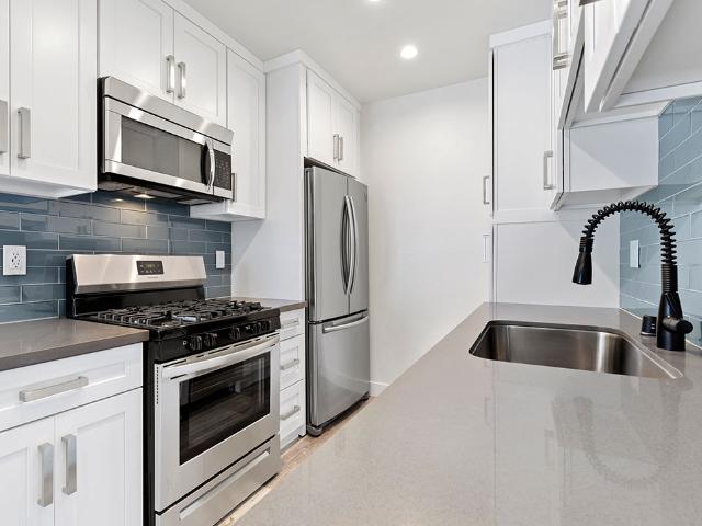 2 BR, 2 BA Apartment 6201 Coldwater Canyon Avenue Unit 09, North Hollywood, CA 91606