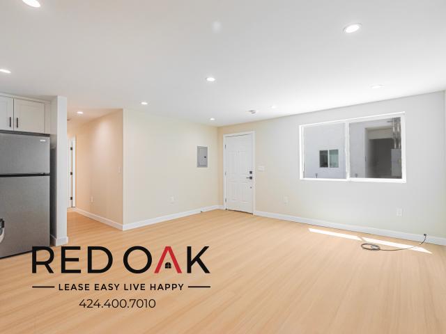 2 BR, 2 BA Apartment 6210 10th Avenue, Los Angeles, CA 90043