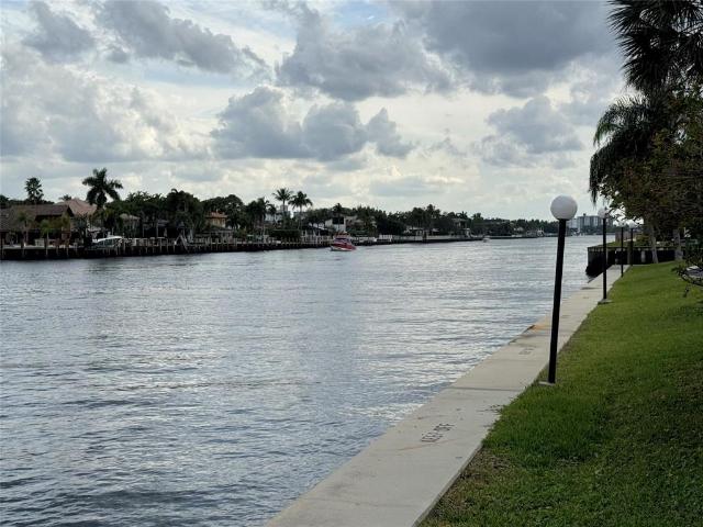 2 BR, 2 BA Apartment 6219 Bay Club Drive, Fort Lauderdale, FL 33308