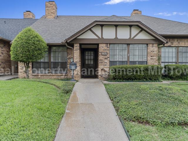 2 BR, 2 BA Apartment 621 Windgate Ct Arlington, TX 76012