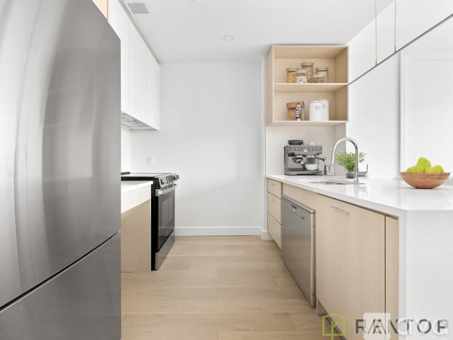 2 BR, 2 BA Apartment 622 11 Th Avenue, Unit 601, New York, NY 10036
