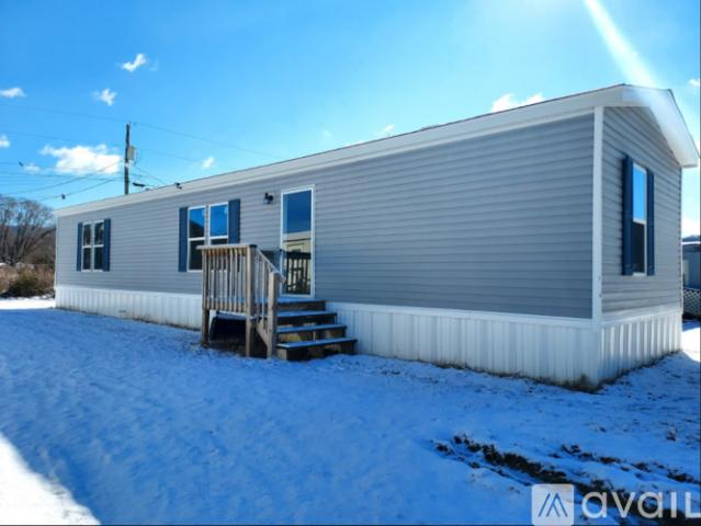2 BR, 2 BA Apartment 627 TN 91, Unit 7, Elizabethton, TN 37643