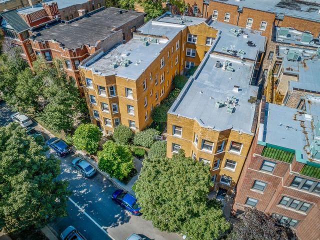 2 BR, 2 BA Apartment 628 West Roscoe Street Unit 634R 1N, Chicago, IL 60657