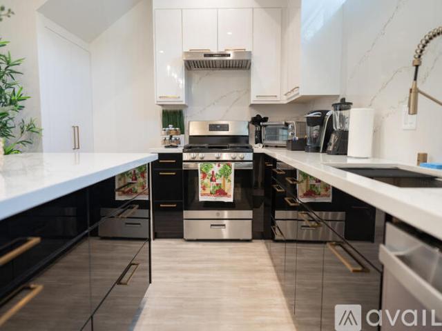 2 BR, 2 BA Apartment 6337 Agnes Ave, Los Angeles, CA 91606