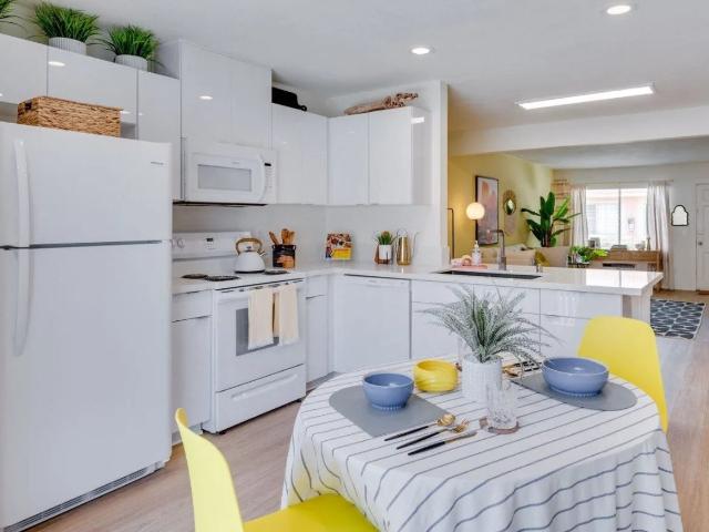 2 BR, 2 BA Apartment 6343 Lincoln Ave Unit F3, Buena Park, CA 90620