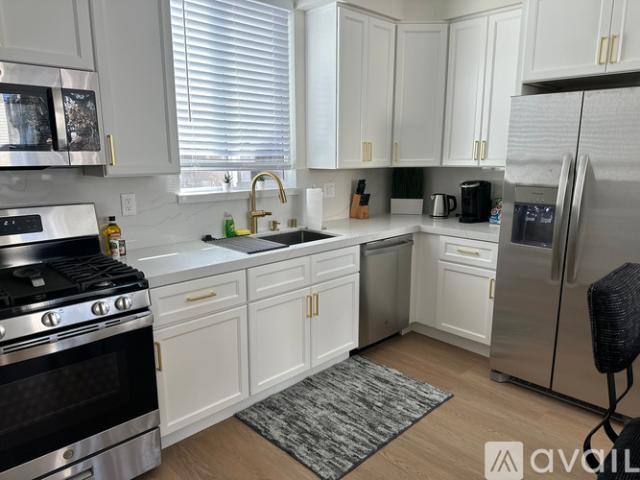 2 BR, 2 BA Apartment 634 W California Ave Middle Home, Glendale, CA 91203