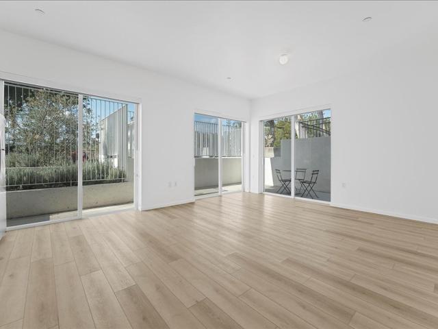 2 BR, 2 BA Apartment 636 N Juanita Avenue, Los Angeles, CA 90004