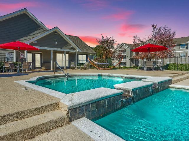 2 BR, 2 BA Apartment 740 McDonough Pkwy Unit 0521, McDonough, GA 30253