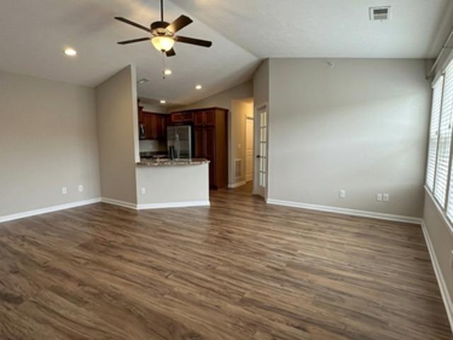 2 BR, 2 BA Apartment 7431 Flintshire Drive, Unit Condo, Alexandria, KY 41001