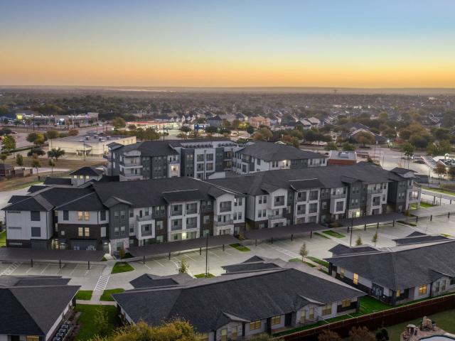 2 BR, 2 BA Apartment 750 W Turner Warnell Rd Unit 2209, Arlington, TX 76001