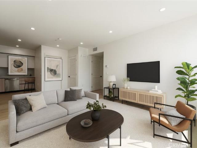 2 BR, 2 BA Apartment 7510 Sepulveda Boulevard, Van Nuys, CA 91405
