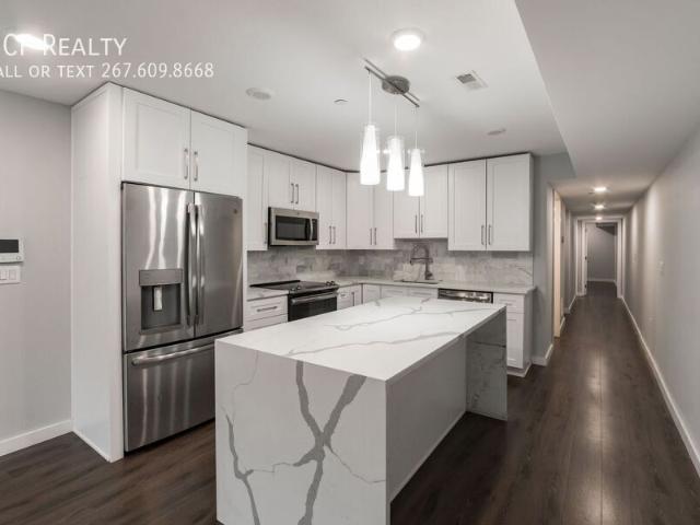 2 BR, 2 BA Apartment 751 N 20th St, Philadelphia, PA 19130