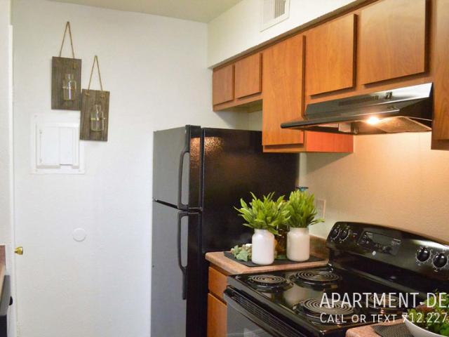 2 BR, 2 BA Apartment 7526 Cook RdÂ, Houston, TX 77072