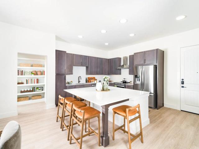 2 BR, 2 BA Apartment 7530 East Grand Avenue Unit 421, Dallas, TX 75214