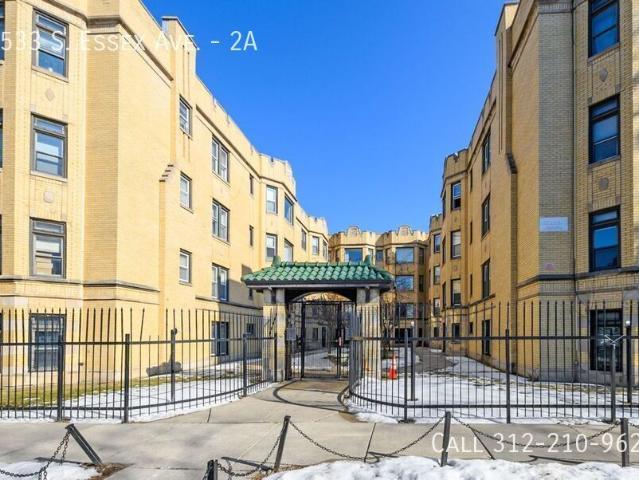 2 BR, 2 BA Apartment 7533 S. Essex Ave Chicago, IL 60649