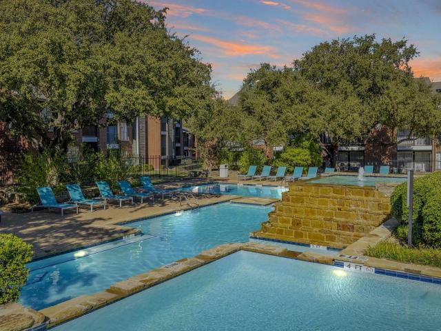 2 BR, 2 BA Apartment 7550 South Westmoreland Road Unit 2H 233, Dallas, TX 75237