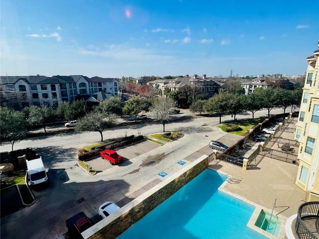 2 BR, 2 BA Apartment 7575 Kirby Drive, Houston, TX 77030