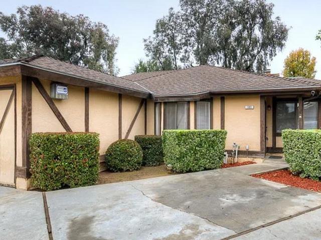 2 BR, 2 BA Apartment 7580 N Angus St, Fresno, CA 93720