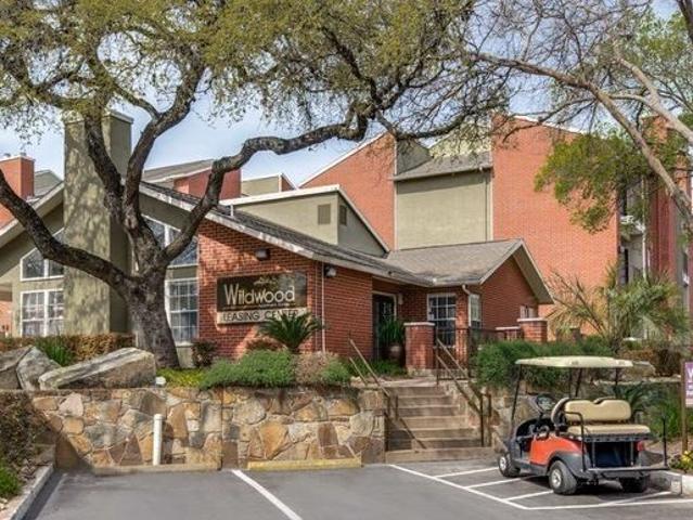 2 BR, 2 BA Apartment 7616 Cameron Rd, Austin, TX 78752