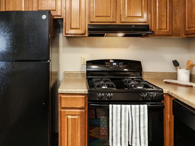 2 BR, 2 BA Apartment 7620 Halsey Street Unit 7604305, Shawnee, KS 66216