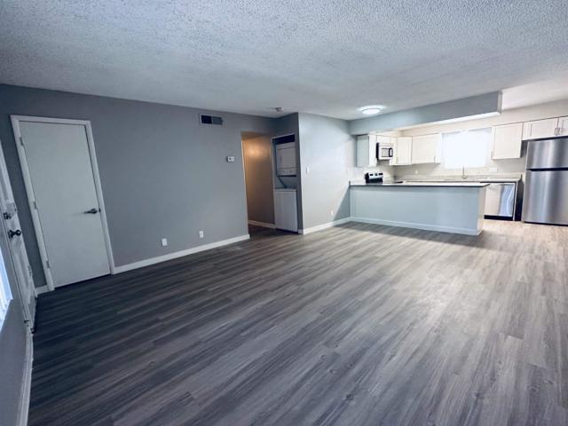 2 BR, 2 BA Apartment 7625 North 19th Avenue Unit 113, Phoenix, AZ 85021