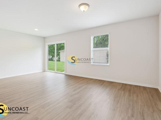 2 BR, 2 BA Apartment 7638 Mailes Ct, Jacksonville, FL 32210