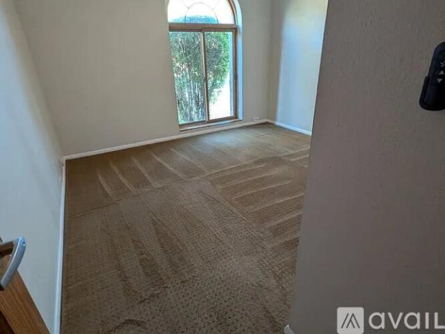 2 BR, 2 BA Apartment 7706 North Dreamy Draw Drive, Phoenix, AZ 85020