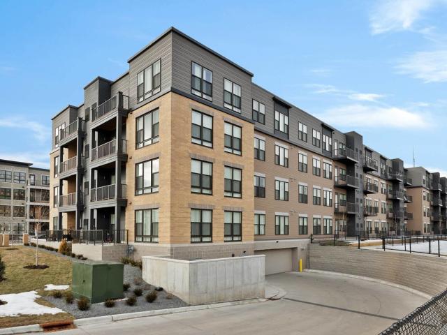 2 BR, 2 BA Apartment 778 Berry Street Unit 430, Saint Paul, MN 55114