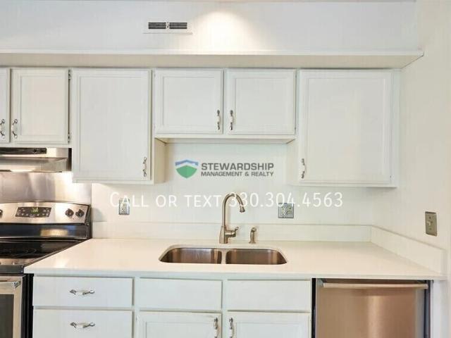 2 BR, 2 BA Apartment 77 Atterbury Boulevard, Hudson, OH 44236