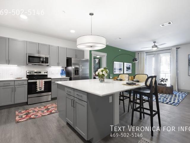 2 BR, 2 BA Apartment 7870 US 290 Hwy West, Austin, TX 78736