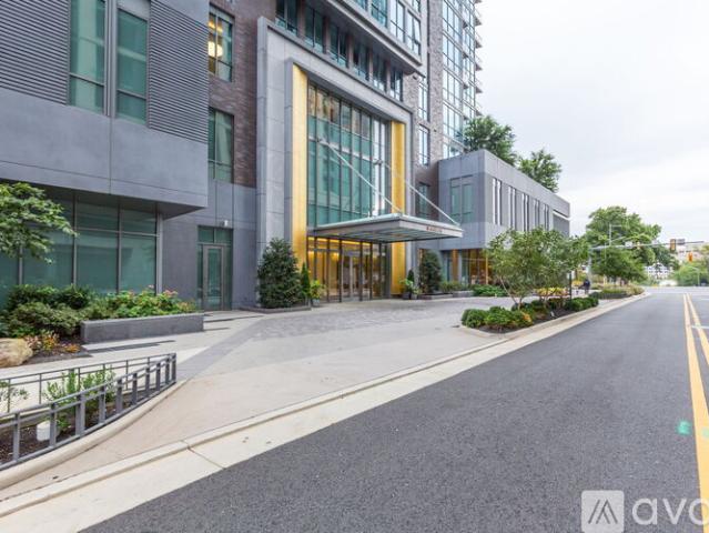 2 BR, 2 BA Apartment 7887 Jones Branch Drive, Unit 1002, McLean, VA 22102