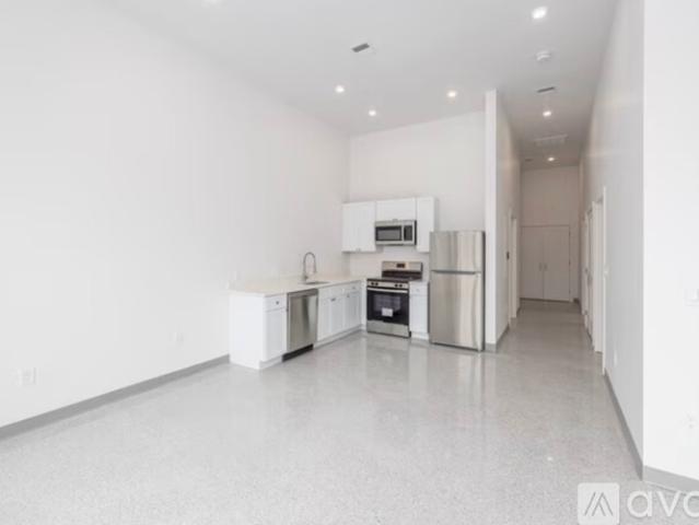 2 BR, 2 BA Apartment 78 Middlesex St, Unit 105, Lowell, MA 01852
