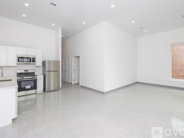 2 BR, 2 BA Apartment 78 Middlesex St, Unit 206, Lowell, MA 01852
