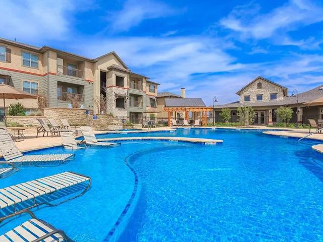 2 BR, 2 BA Apartment 7902 East Country Drive Unit 4 415, Laredo, TX 78045