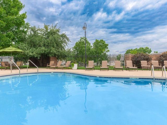 2 BR, 2 BA Apartment 790 Lakeview Drive Unit 04 201, Brookfield, WI 53045