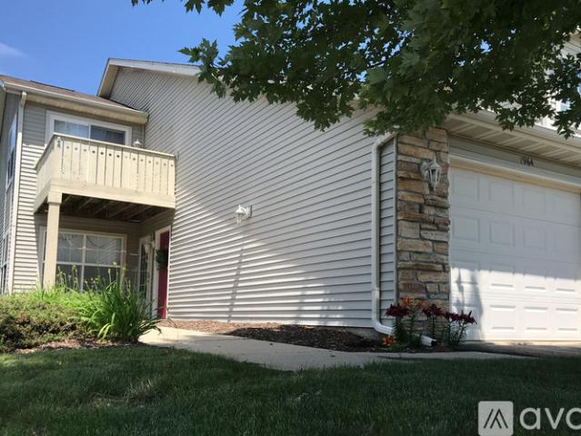 2 BR, 2 BA Apartment 7964 Royal Oaks Rd, Rockford, IL 61107