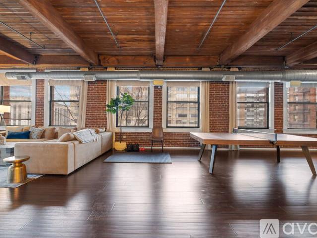 2 BR, 2 BA Apartment 703 North 13 Th Street, St. Louis, MO 63103