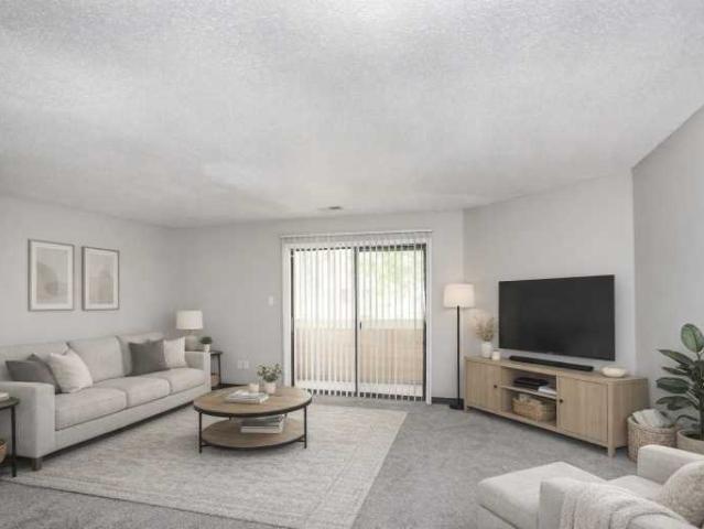 2 BR, 2 BA Apartment 7007 Deer Path Dr. Unit 2, Indianapolis, IN 46254