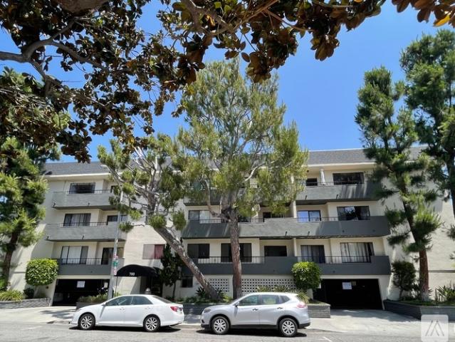 2 BR, 2 BA Apartment 700 Westmount Drive, Unit 103, West Hollywood, CA 90069