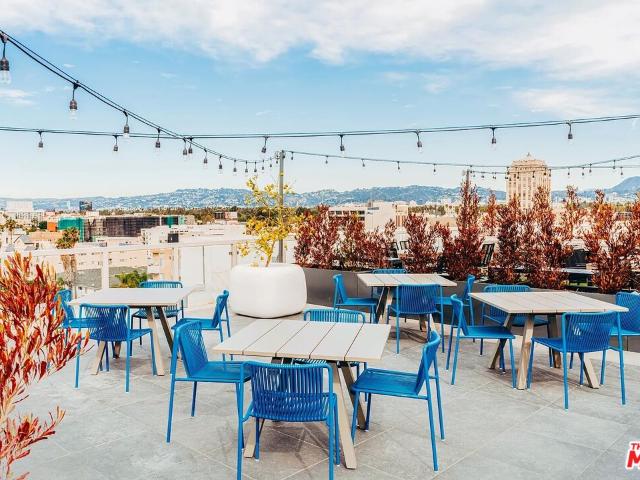 2 BR, 2 BA Apartment 700 South Manhattan Place, Los Angeles, CA 90005
