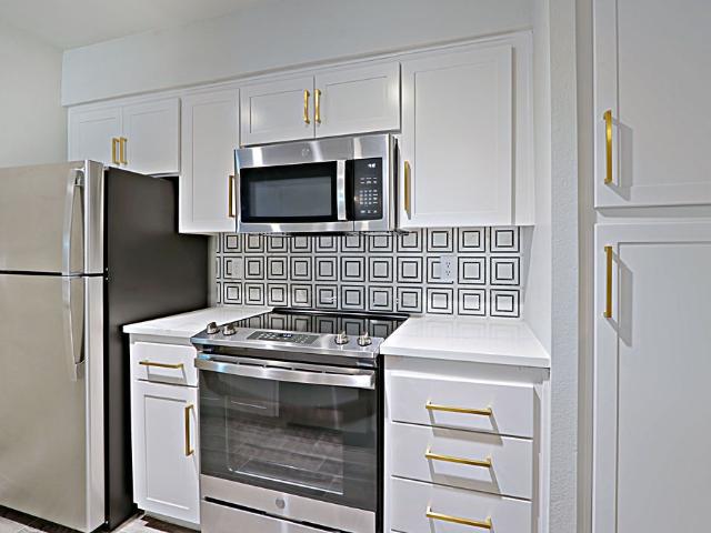 2 BR, 2 BA Apartment 701 W Grove Parkway Unit 2 335, Tempe, AZ 85283