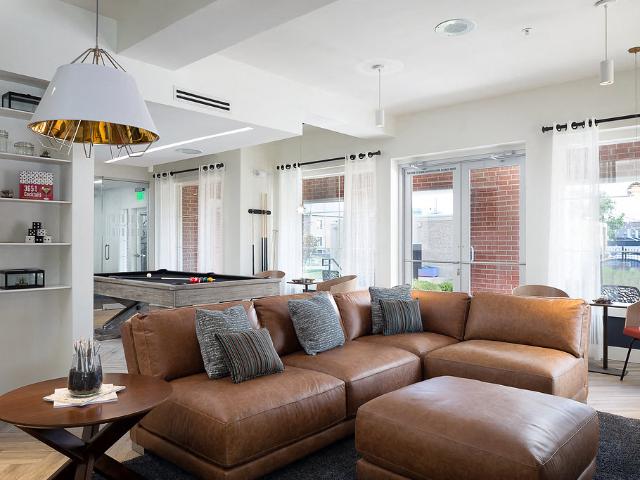 2 BR, 2 BA Apartment 701 Westport Road Unit 8106, Kansas City, MO 64111