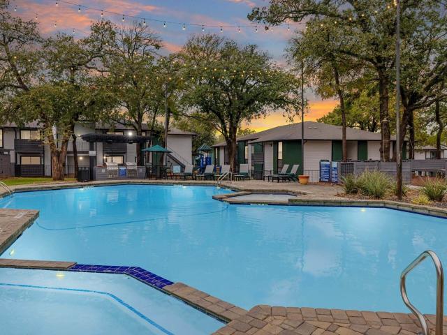 2 BR, 2 BA Apartment 707 Washington Drive Unit 1604, Arlington, TX 76011