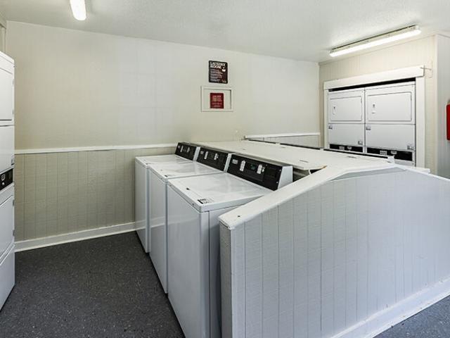 2 BR, 2 BA Apartment 704 East Waring Street Unit 254, Dayton, TX 77535
