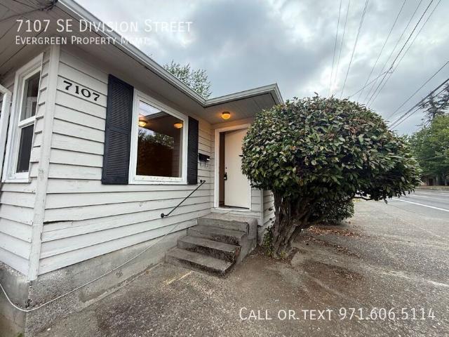 2 BR, 2 BA Apartment 7107 SE Division Street, Portland, OR 97206
