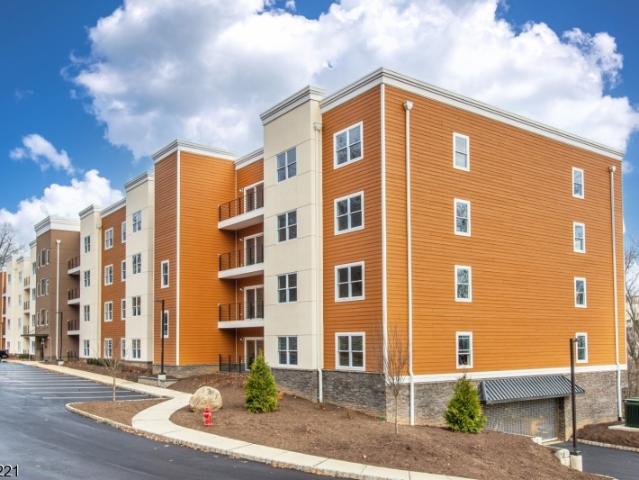 2 BR, 2 BA Apartment 717 Preakness Ave, Wayne, NJ 07470